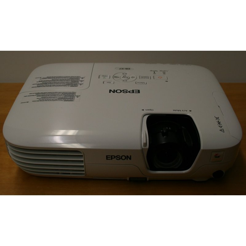 Epson EB-X7 Beamer mit 4000 h Leuchtmittel inkl.Tasche gebraucht